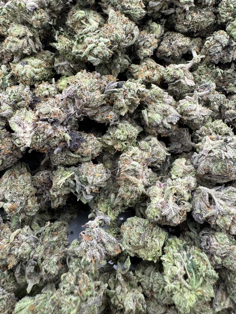 Diablo smalls (Diablo x OG Kush) - Beautiful bc flowers - Stash Box